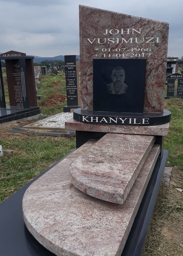 S12 – Full Tombstones – Volgrafstene, Kopstukke, Baba Grafstene, Dubble ...