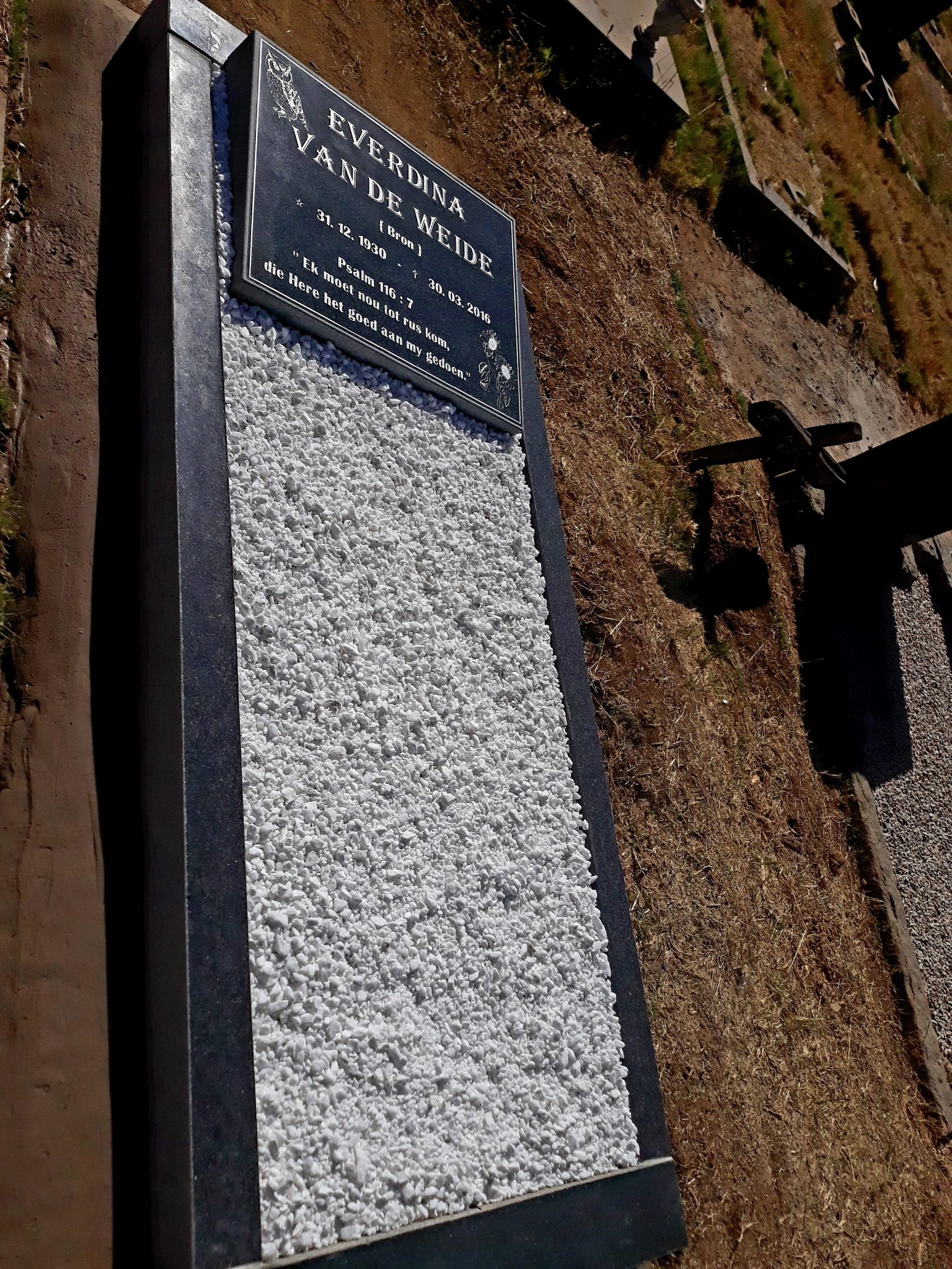 S27 – Full Tombstones – Volgrafstene, Kopstukke, Baba Grafstene, Dubble ...