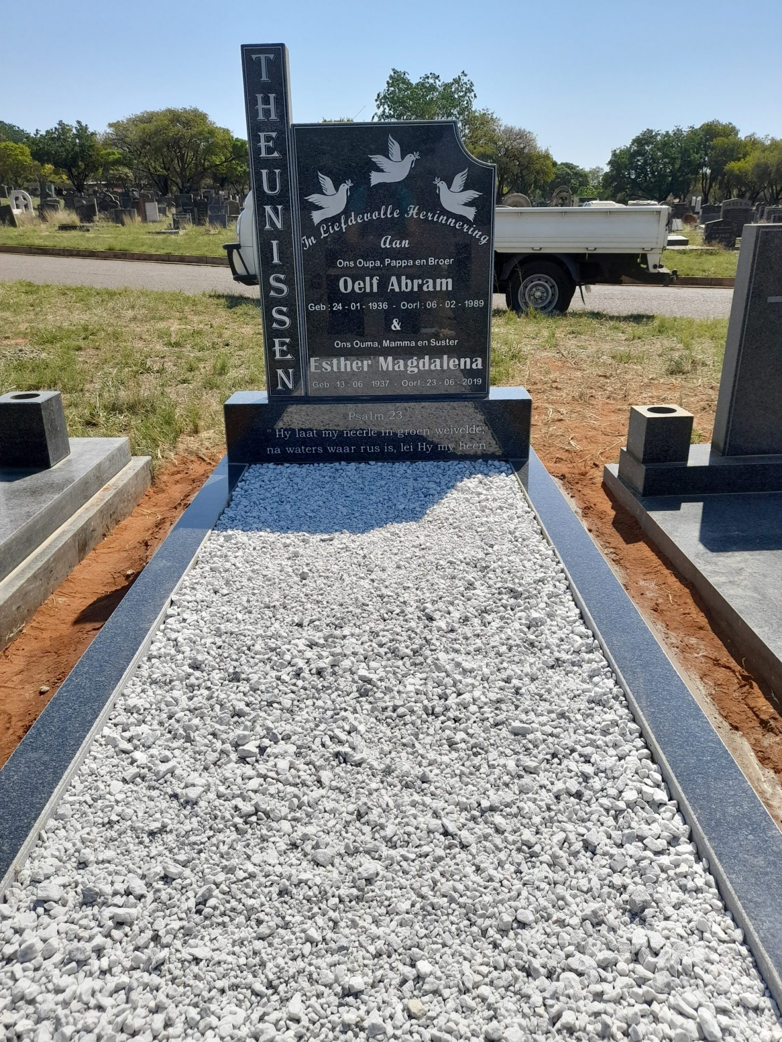 S37 – Full Tombstones – Volgrafstene, Kopstukke, Baba Grafstene, Dubble ...