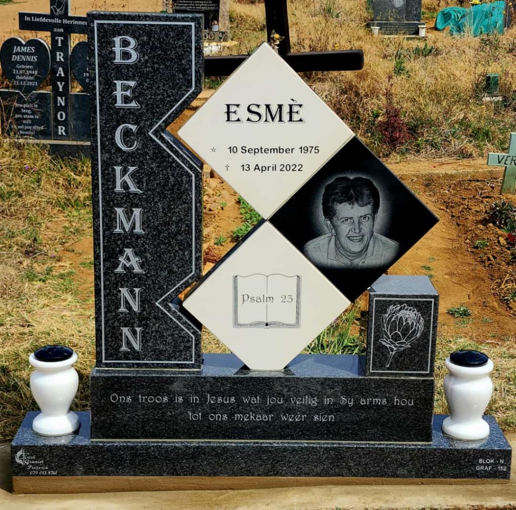 R 135 – Headstones – Volgrafstene, Kopstukke, Baba Grafstene, Dubble ...