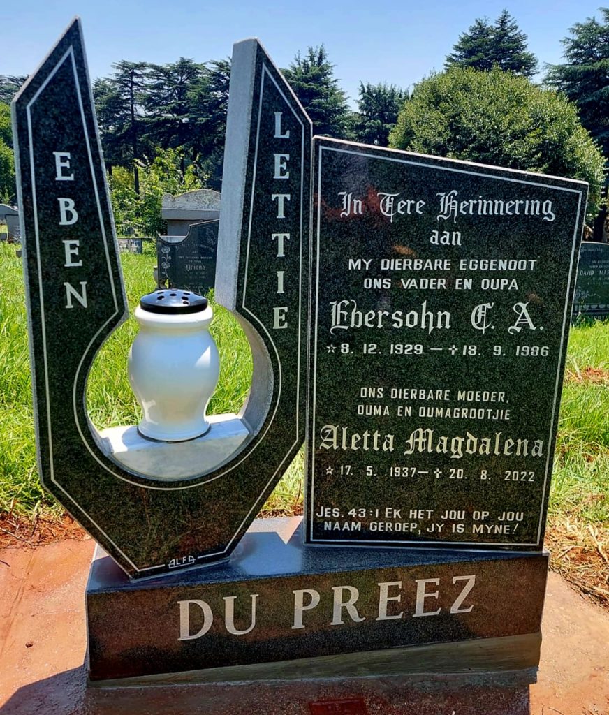R 138 – Headstones – Volgrafstene, Kopstukke, Baba Grafstene, Dubble ...