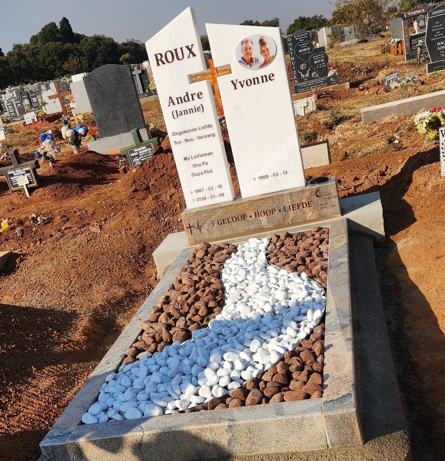 S 87 – Full Tombstones – Volgrafstene, Kopstukke, Baba Grafstene ...